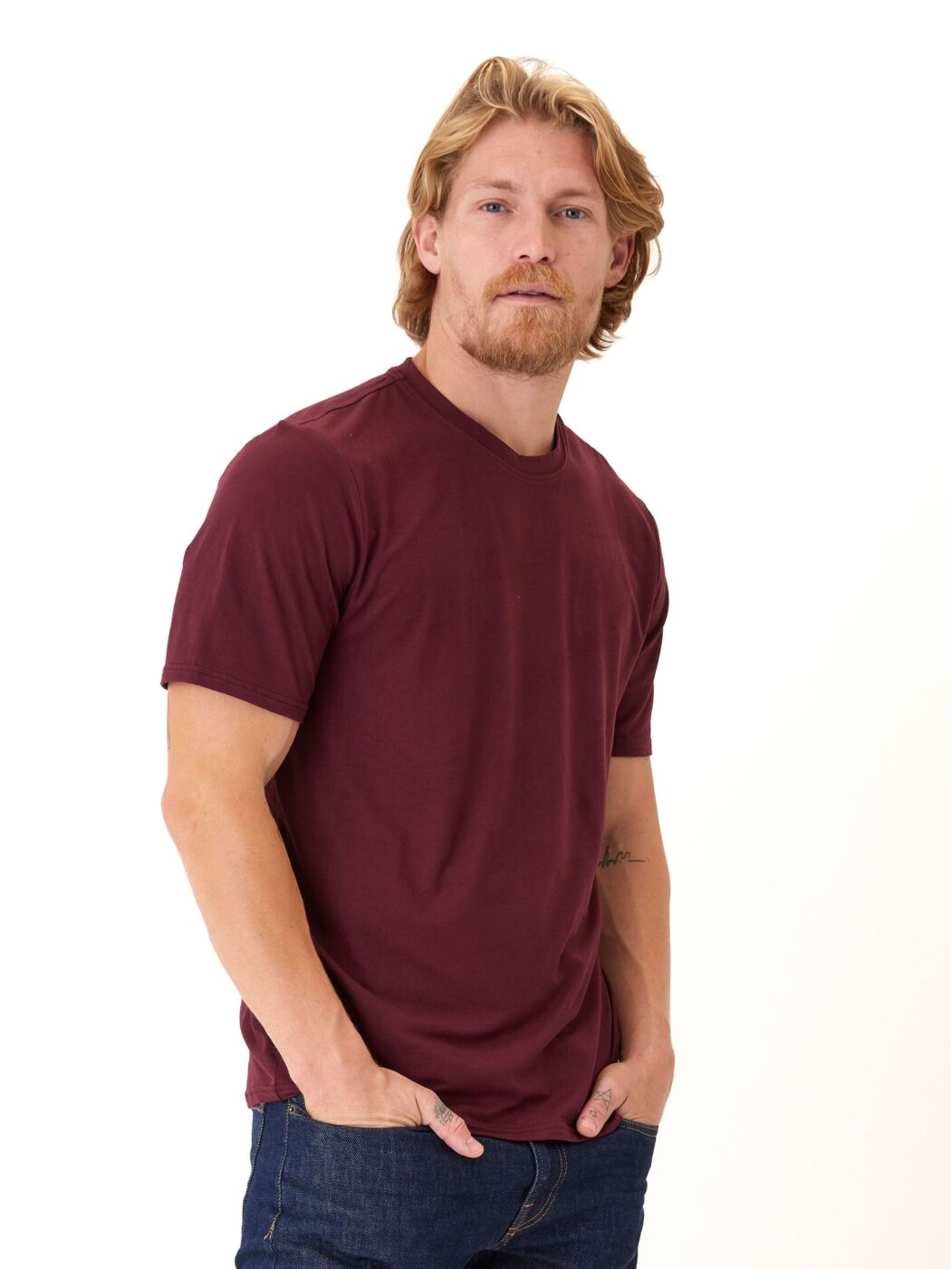 Best T-Shirt Colors - The 7 T-Shirts You Need - VSTYLE for Men